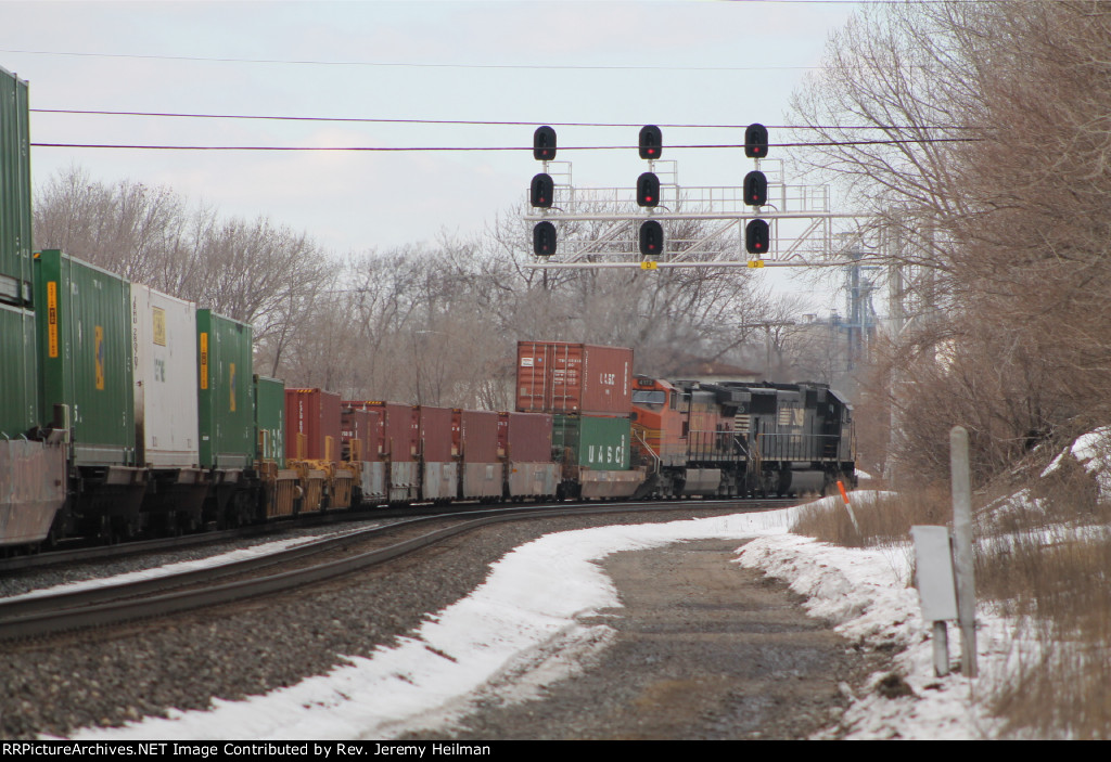 NS 2580 & BNSF 4172 (5)